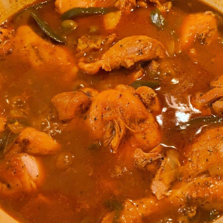 Pollo Guisado (Chicken Stew) - Itaira Eats